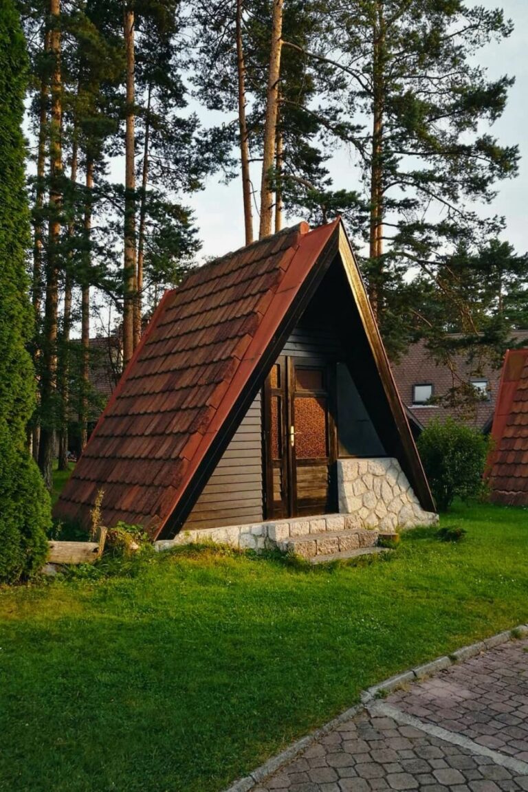 26 Best Triangle House Architecture Ideas for 2025 – Inspo Pin